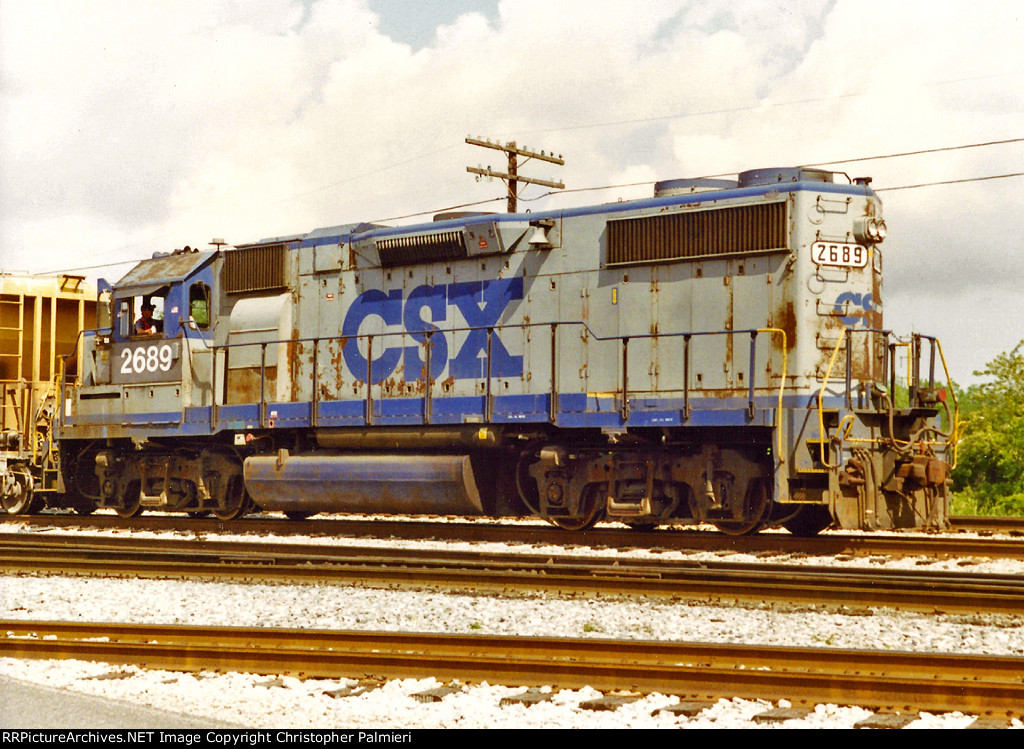 CSXT 2689 Leads the Bay Turn
